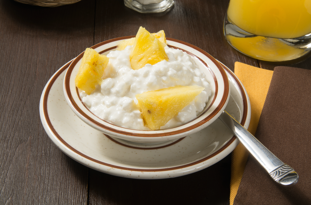 Requesón con piña y chía – Santo Remedio