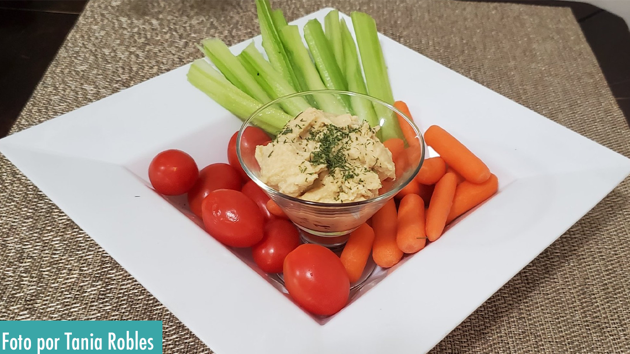 Bocadillo de hummus y vegetales – Santo Remedio